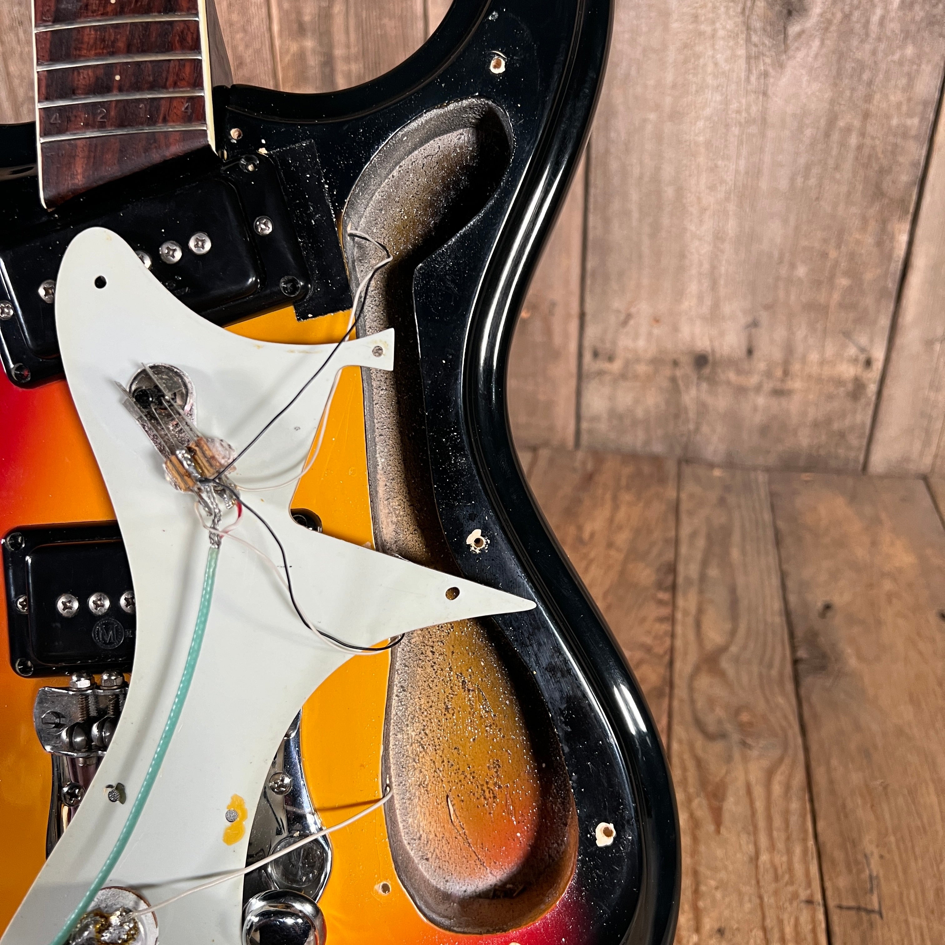 Mosrite The Ventures Model 1966 Sunburst – Mahar's Vintage Mosrite The Ventures Model 1966 Sunburst – Mahar's Vintage