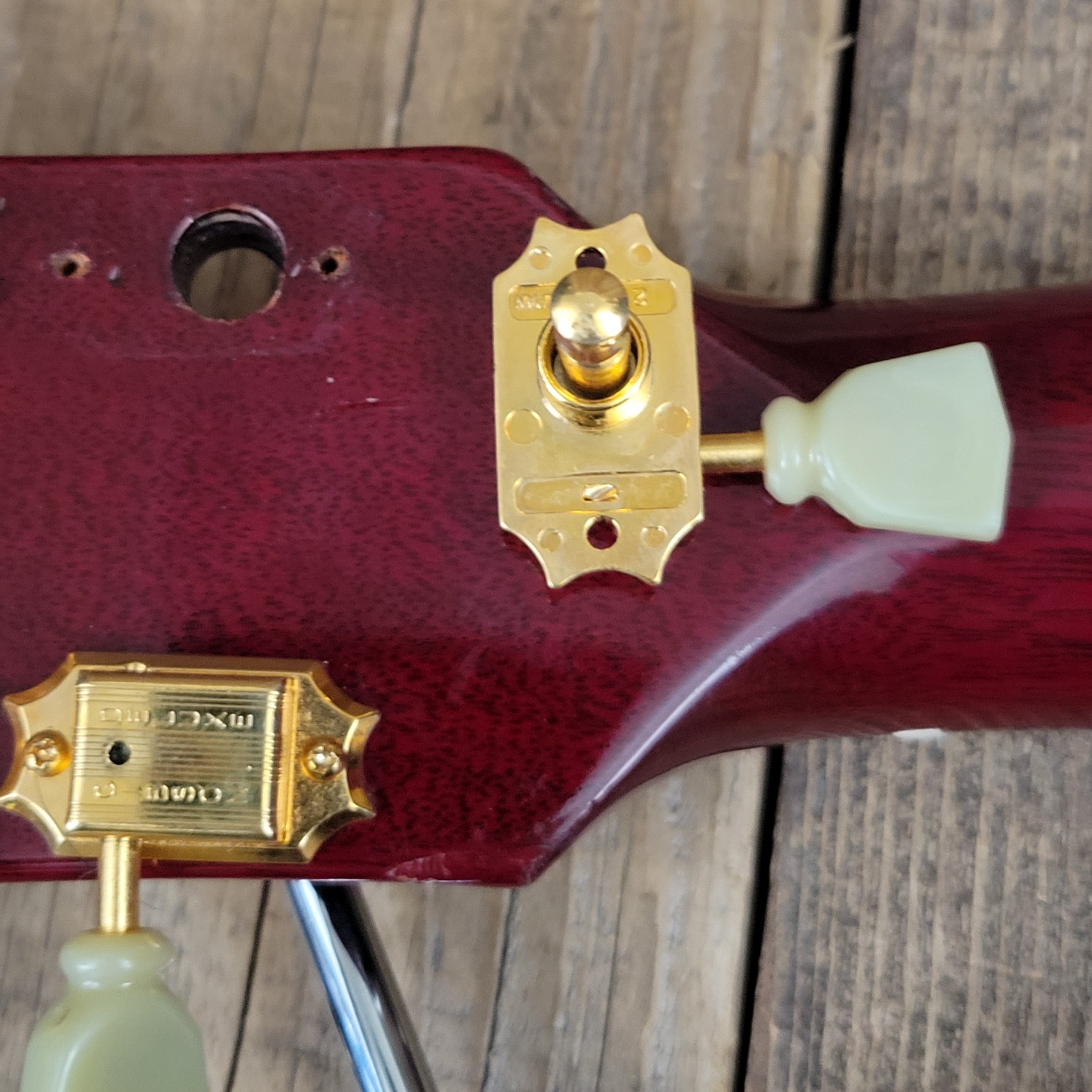 SOLD - Gibson Les Paul Studio Wine Red - 1997 – Mahar's SOLD - Gibson Les Paul Studio Wine Red - 1997 – Mahar's